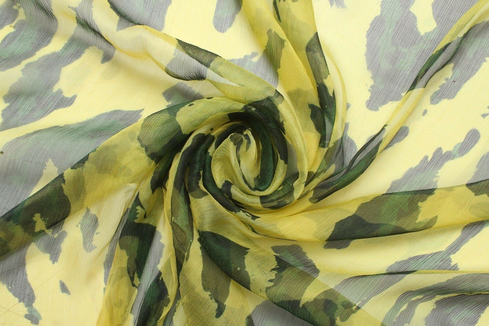 Ткань Шифон-шёлк-креш Cavalli графитово-зелёные пятна на жёлтом фоне, ш132см, 0,5 м