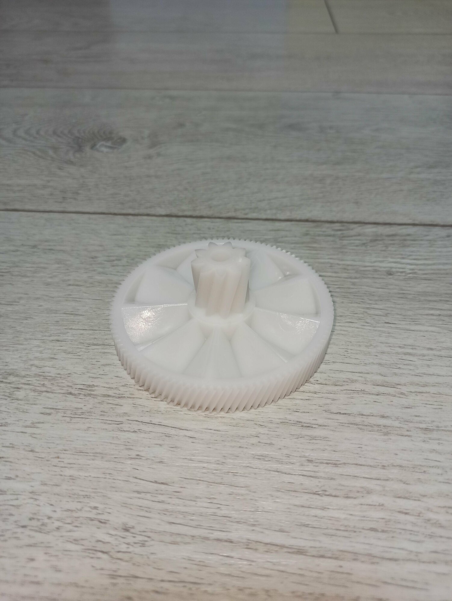 Шестеренка для мясорубки браун 84/20мм z104/9 кос/кос большая редуктора