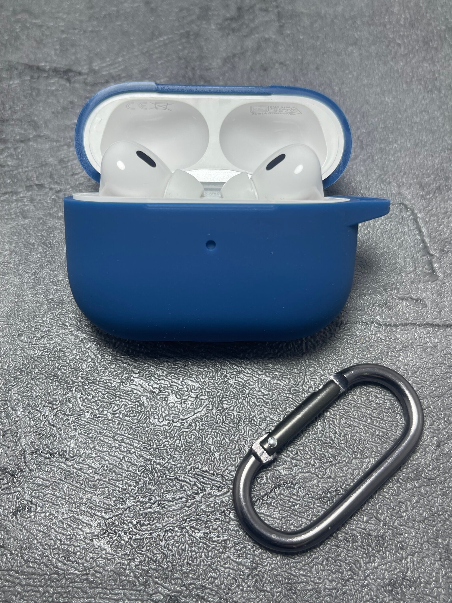 Ультратонкий чехол для Apple AirPods Pro 2 , силиконовый кейс с карабином для беспроводных наушников Эпл Аирподс Про 2 из гибкого силикона