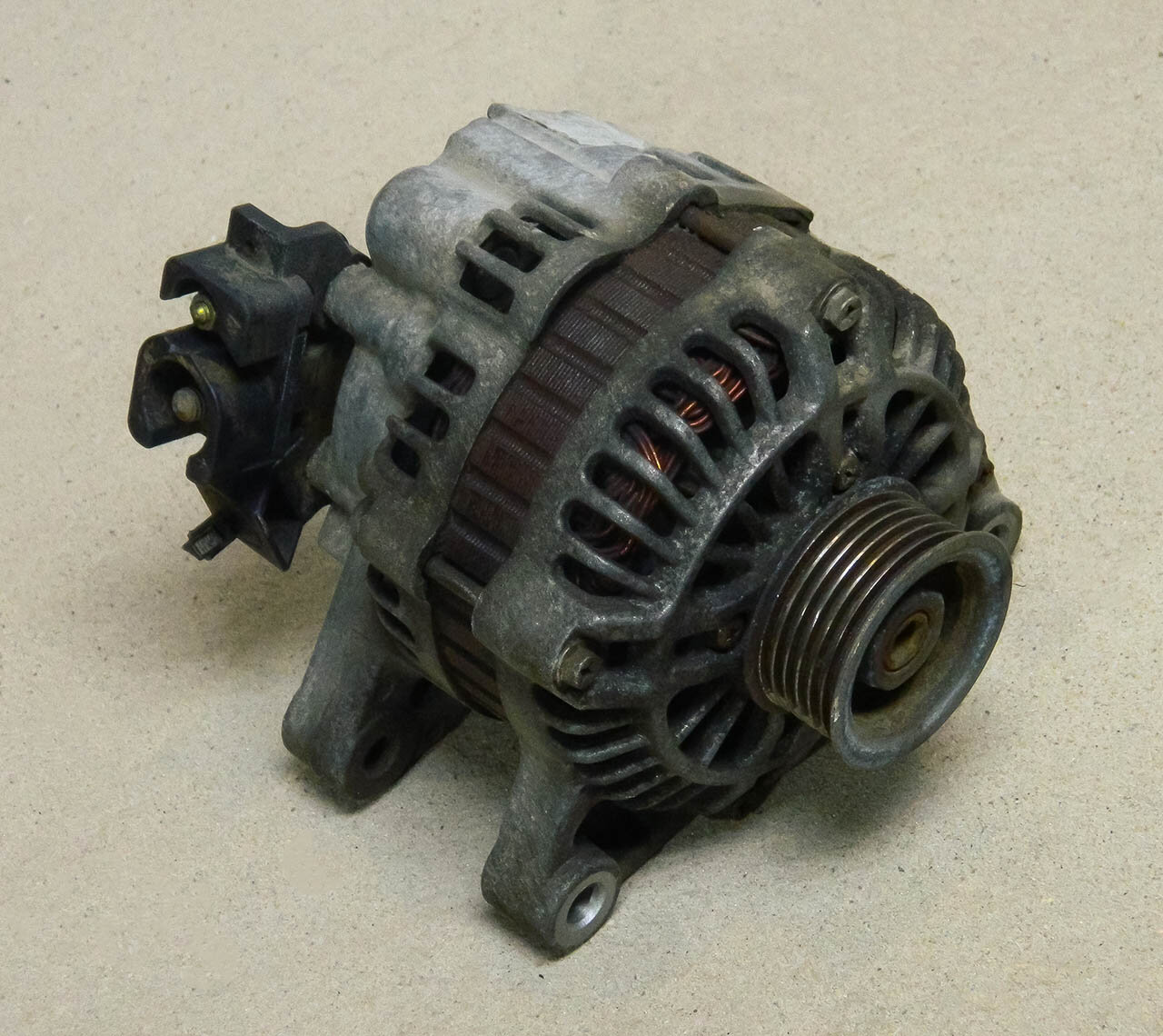 Генератор Peugeot 406 90A (болт+болт)