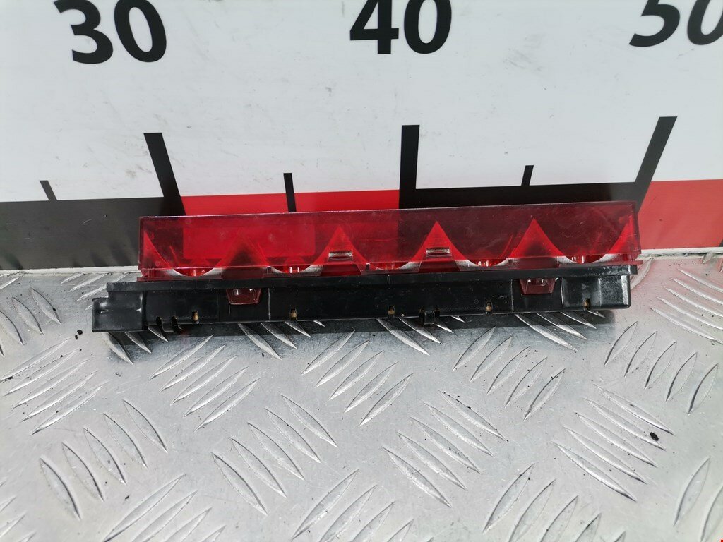 Фонарь дополнительный тормозной (стоп-сигнал) Ford Mondeo 3 1151768 арт. 1641676