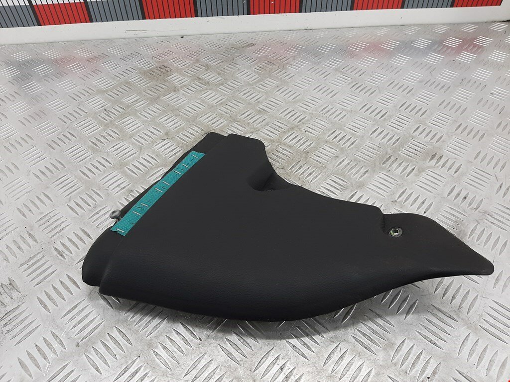 Обшивка стойки салона Maserati Quattroporte 5 67201700 арт. 1803521