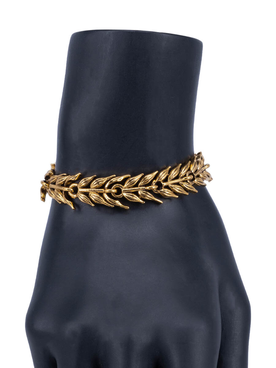 Жесткий браслет