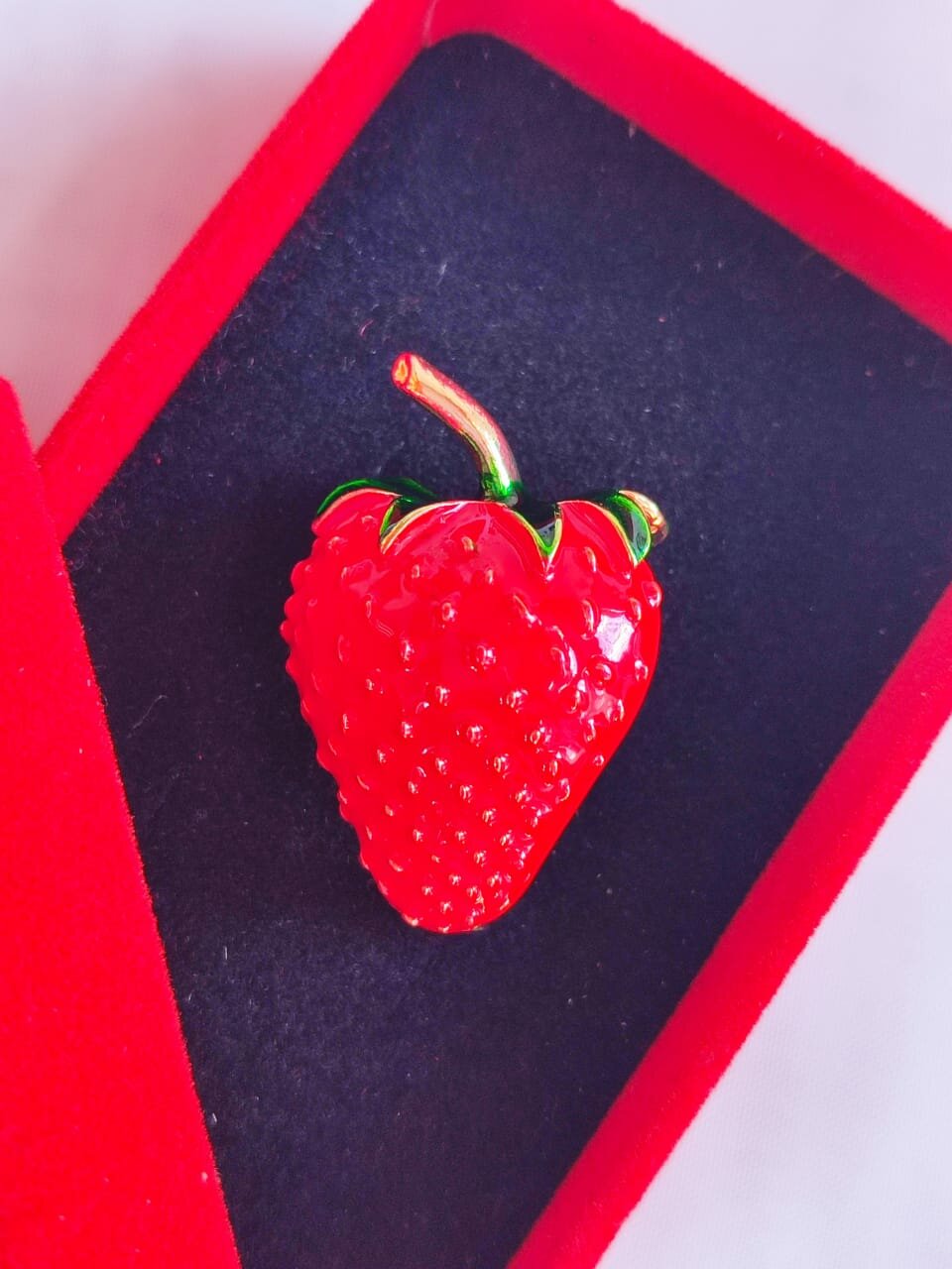 Брошь, эмаль