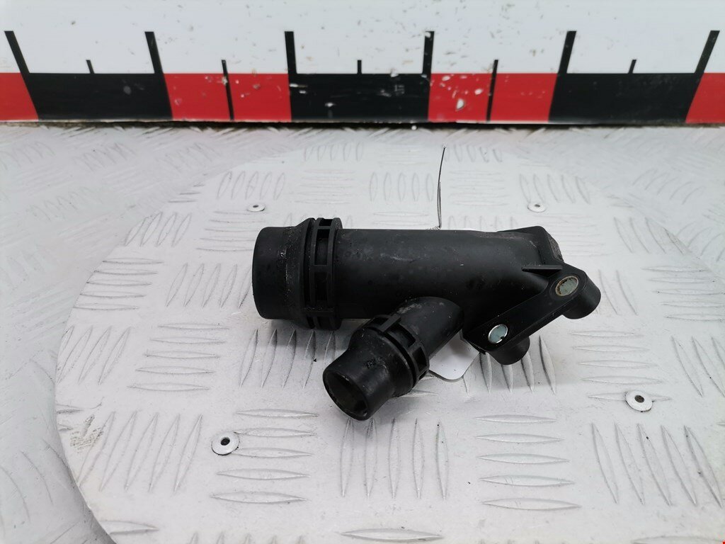 Фланец (штуцер системы охлаждения тройник) BMW 7-Series (E65/E66) 11127806196 арт. 1589415