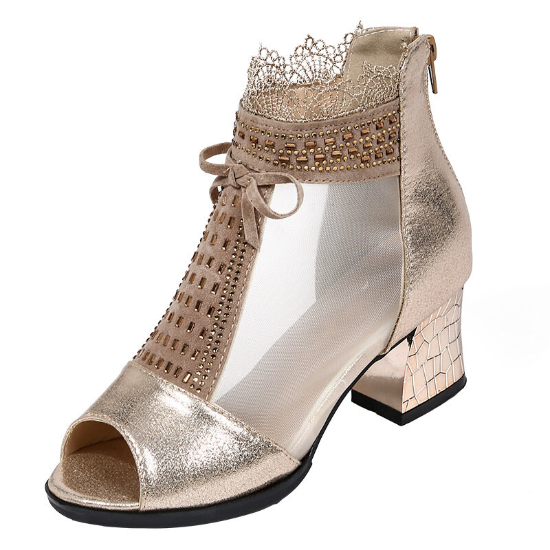 Спортивные туфли