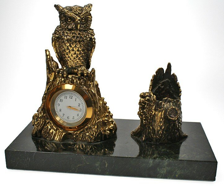 Бронзовые настольные часы с письменным прибором "Филин на пне" дл.19см