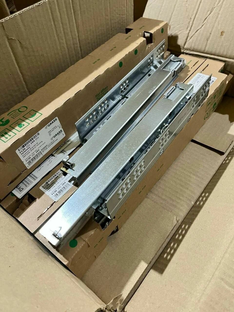 Направляющие (скрытого монтажа, полное выдвижение с доводчиком) Dynapro FE NL 250 40 kg 3D Soft-close, Slide-on mounting, Grass, Австрия