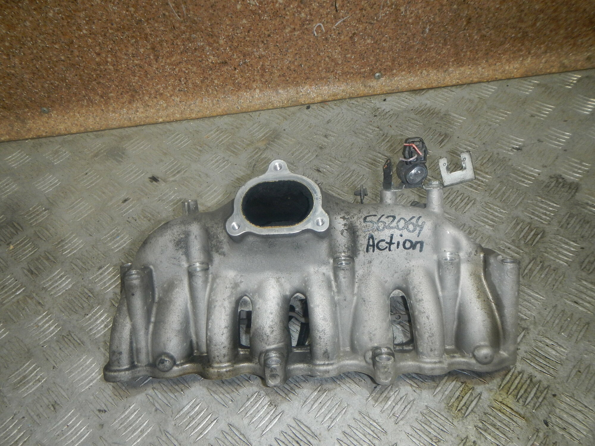 Б/У Коллектор впускной, SsangYong (Сангйонг)-ACTYON (10-) SSANGYONG ACTYON (10-) D20DTF Без видимых повреждений. 562064 S...