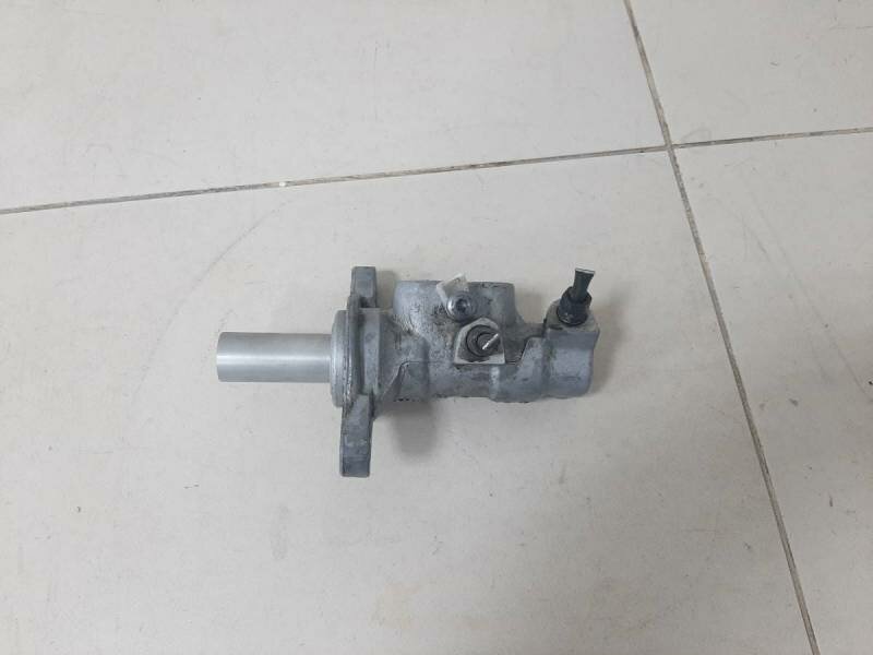 Цилиндр тормозной главный Renault Kaptur 2016 кат.номер: 460112629R