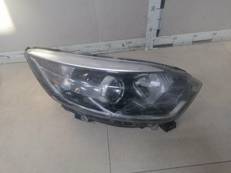 Фара правая Renault Kaptur 2016 кат.номер: 260108765R