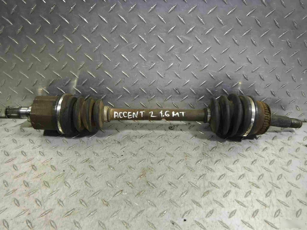 Полуось передняя левая Hyundai Accent II (1999—2012) 4950025300