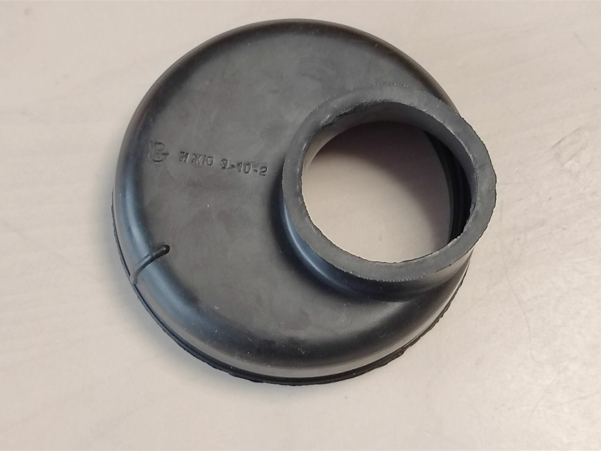 Мотоцикл Иж Переходник воздушного фильтра оригинал ИЖЮ 9-10-2 (резиновый)