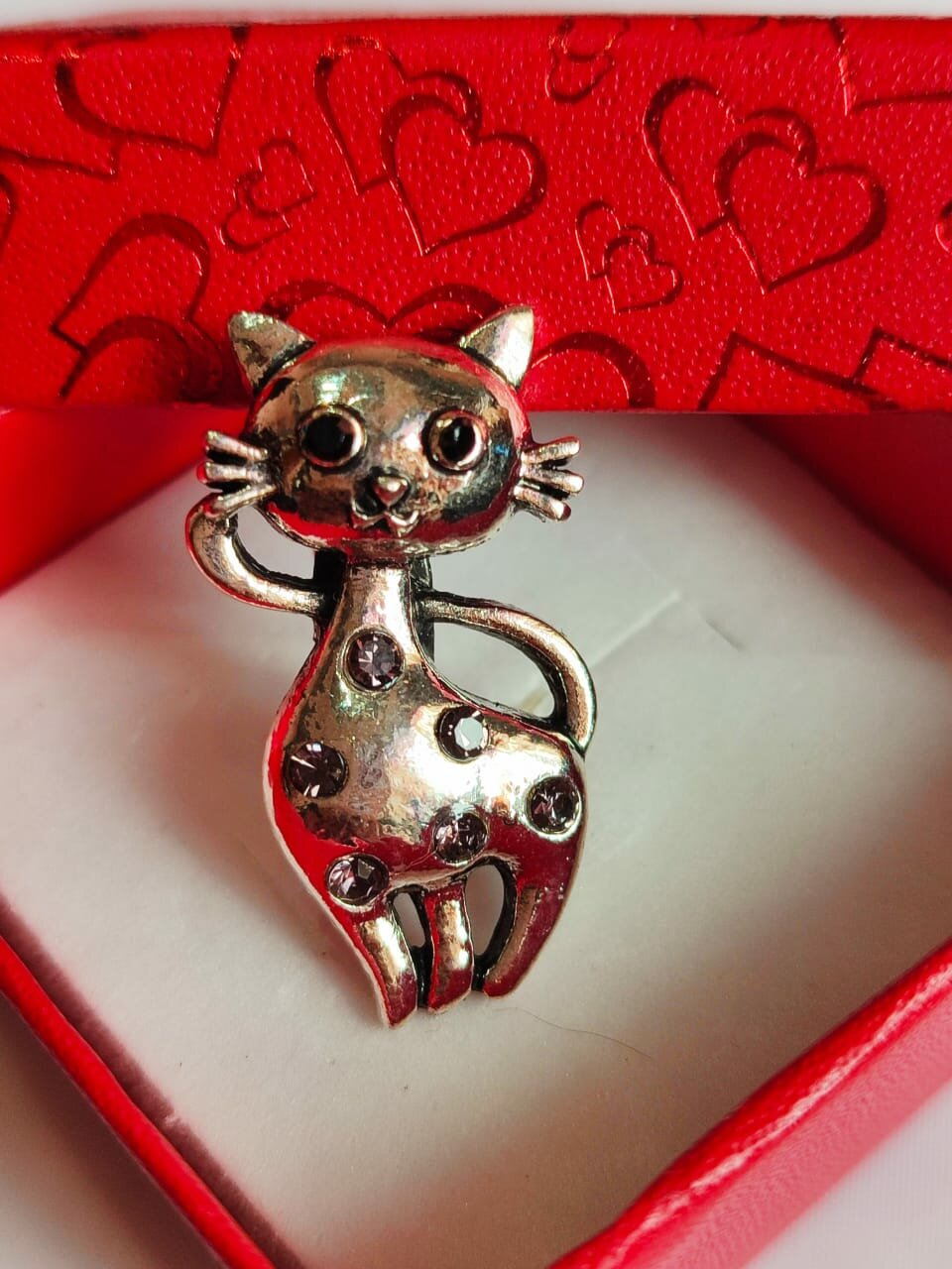 Брошь, стразы