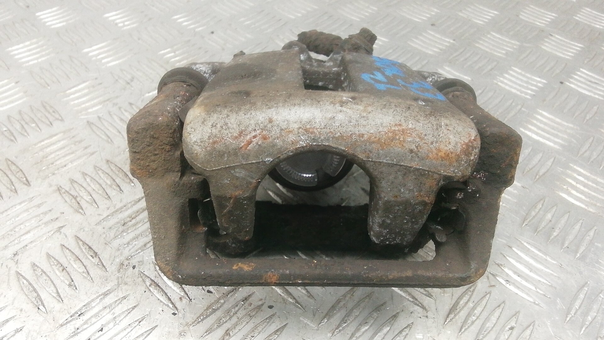 Суппорт тормозной задний левый VOLVO V70 3