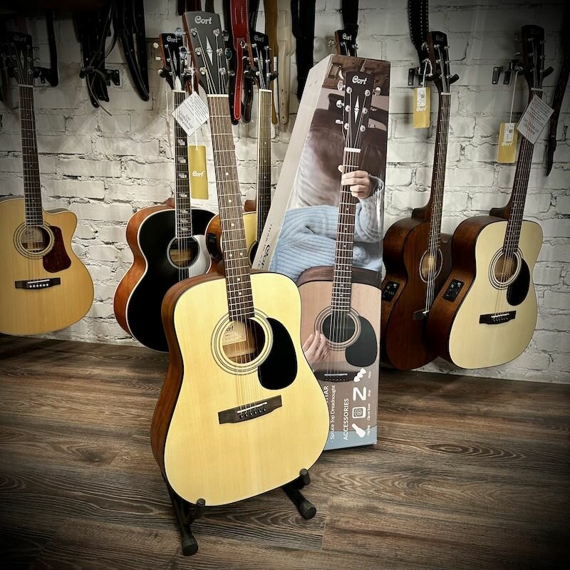Акустическая гитара AD810 + аксессуары, Cort CAP-810-OP