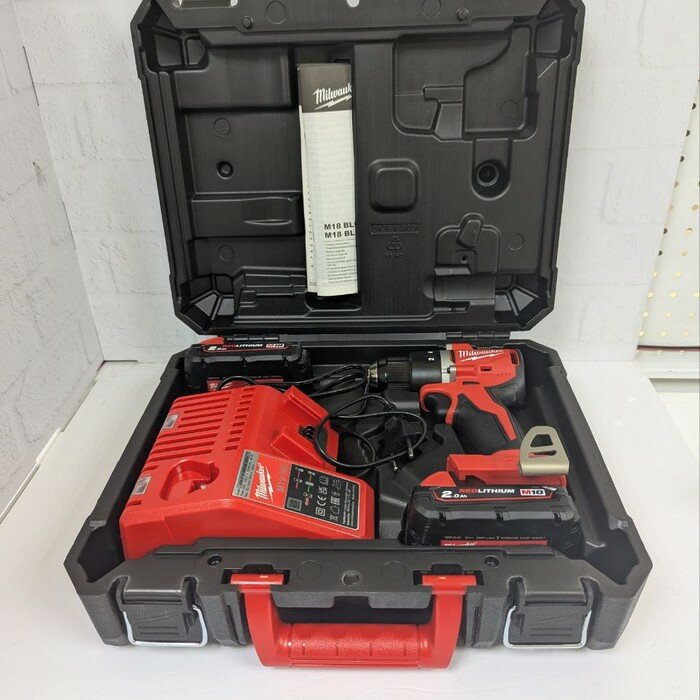 Шуруповерт Milwaukee M18 BLDDRC-202C
