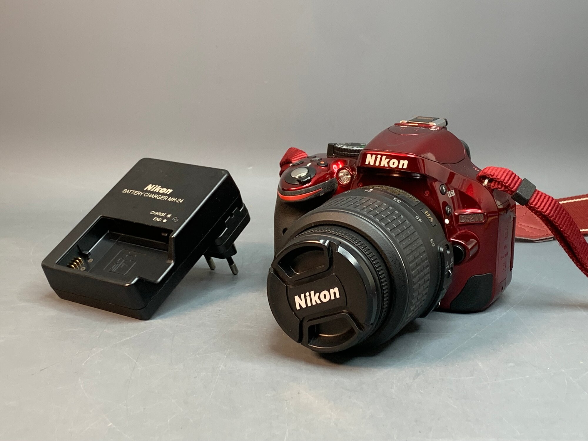 Nikon D5200 Kit 18-55mm f/3.5-5.6G VR 5.200 кадров