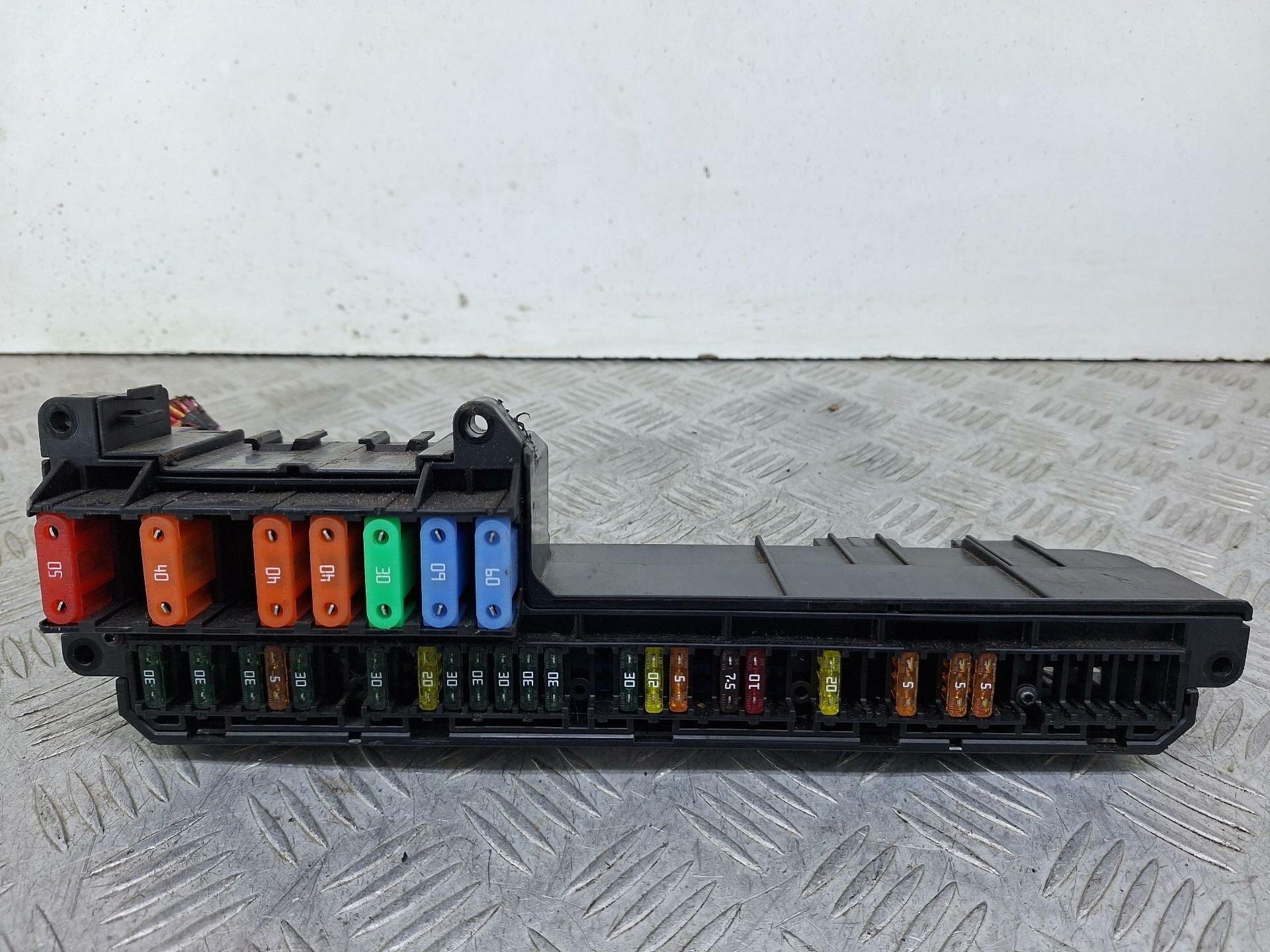 Блок предохранителей BMW 5 E60/E61 рест. E60 (2007 - 2010) 695733002