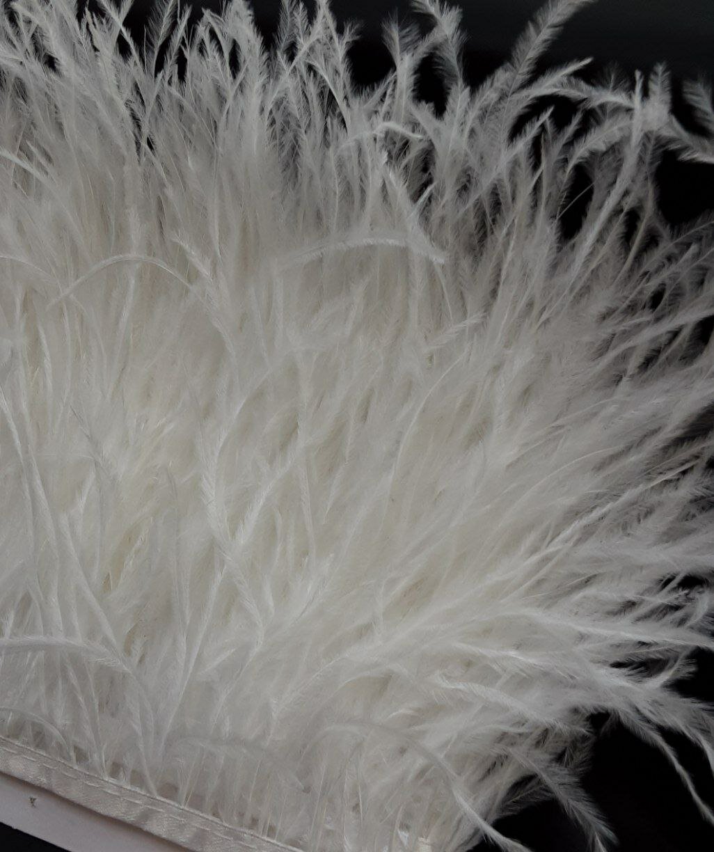 Перья на ленте , Страус , цв. белый , длина пера 10см, уп.1метр