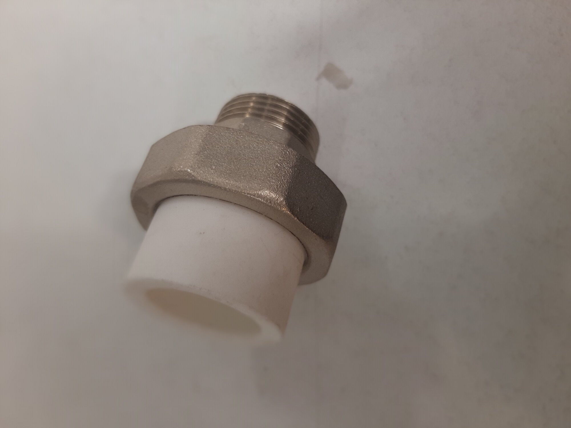 Американка ПП ( белый цвет) НР 25х 3/4 ( муфта разъёмная ПП с наружной резьбой).