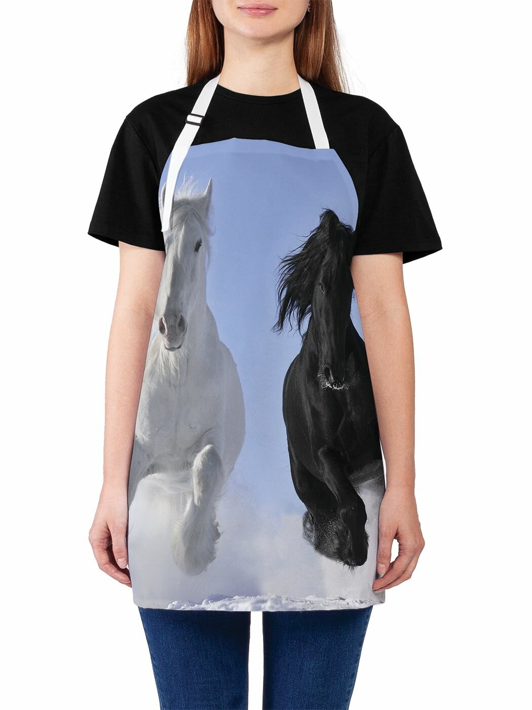 Фартук для кухни тканевый "Черная и белая лошадь" / водоотталкивающий, универсальный размер , JoyArty