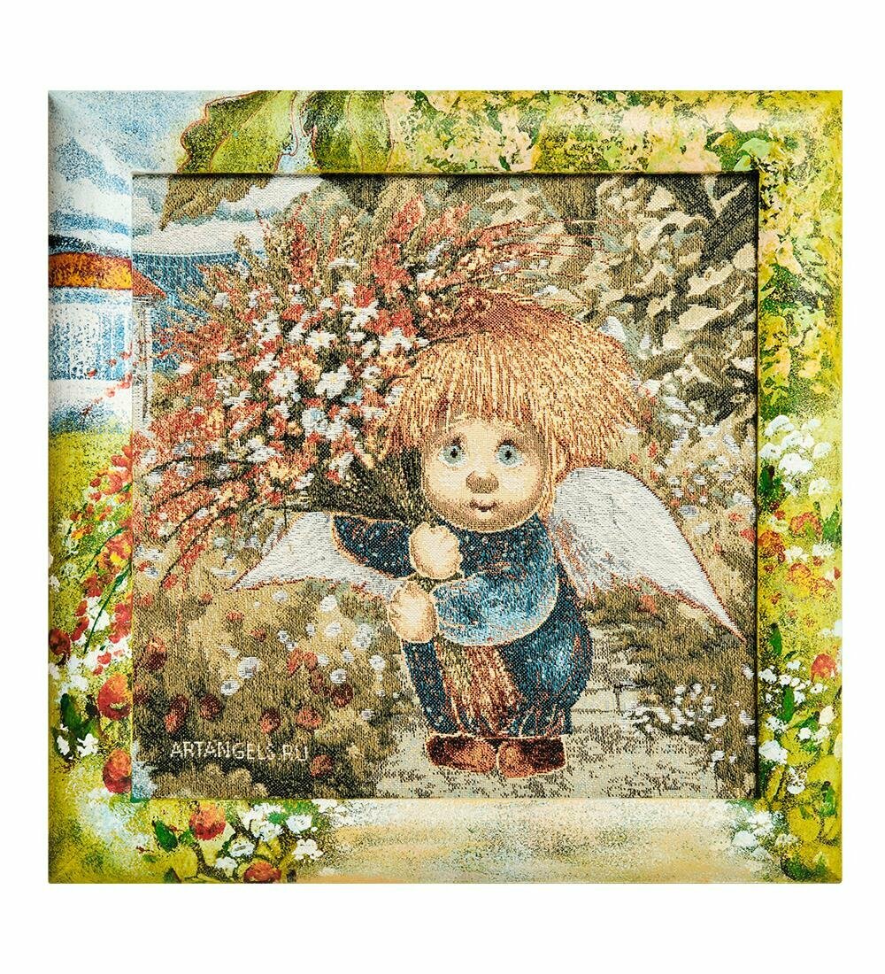 Гобелен Ангелок с букетом полевых цветов