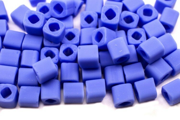 Бисер японский TOHO Cube кубический 4мм #0048LF барвинок, матовый непрозрачный, 5 грамм