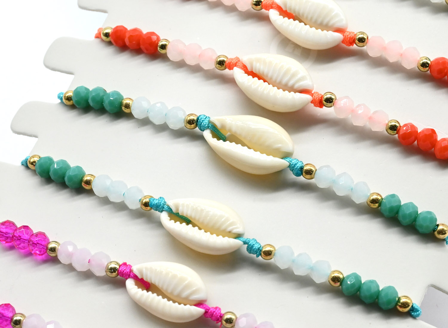 Браслет, бисер