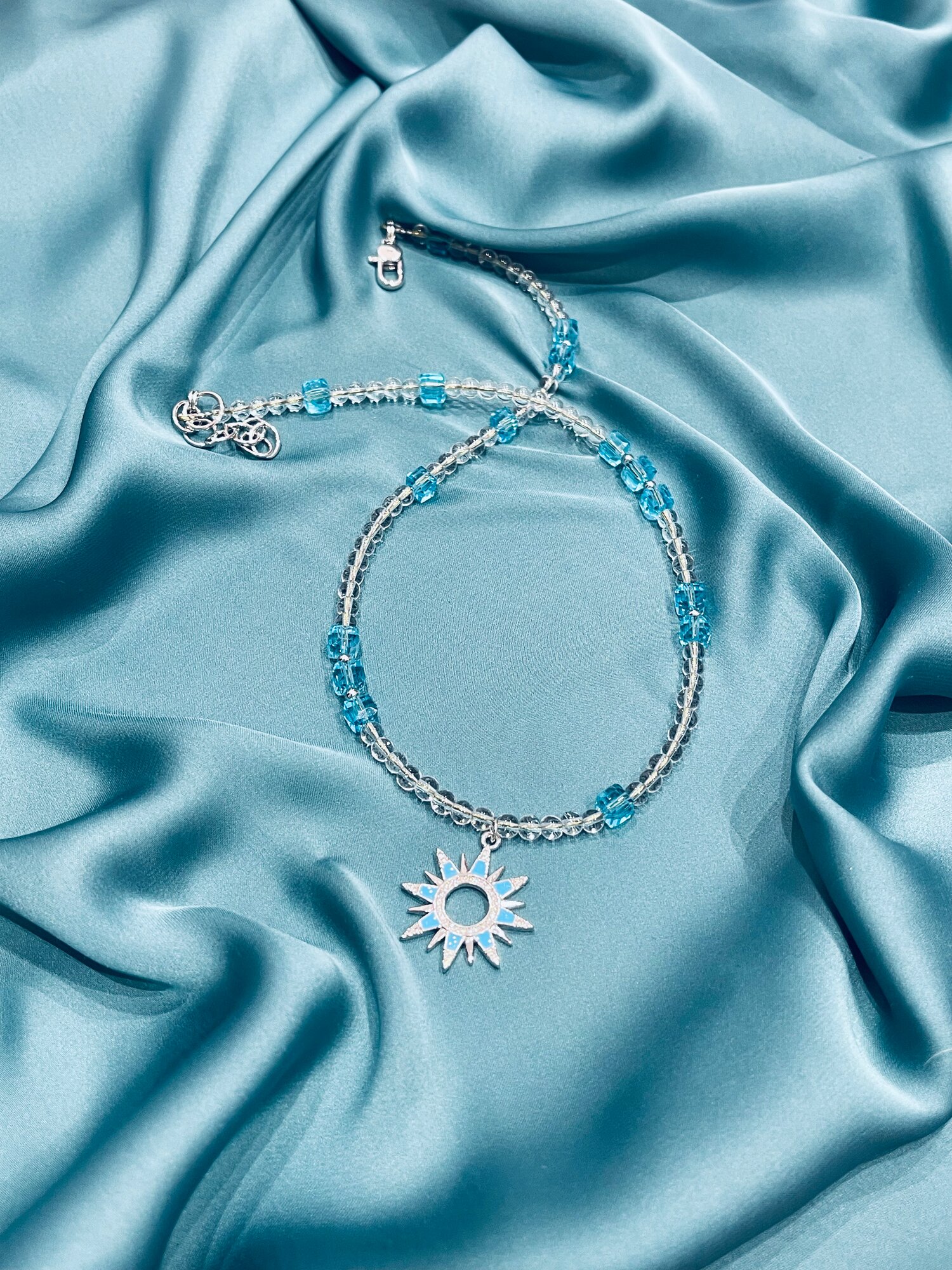 Колье, горный хрусталь, стекло