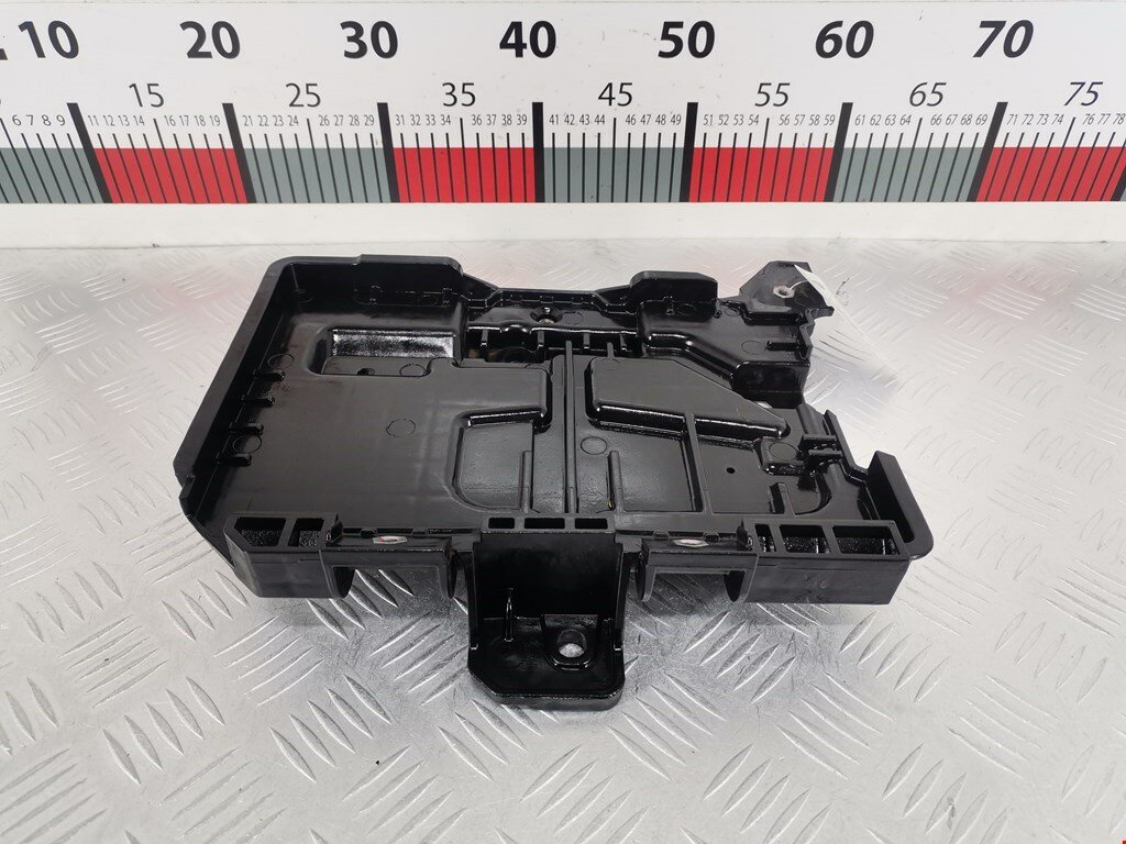 Крепление (корпус) аккумулятора Hyundai Solaris 2 (RC) 37150H5000 арт. 1437109