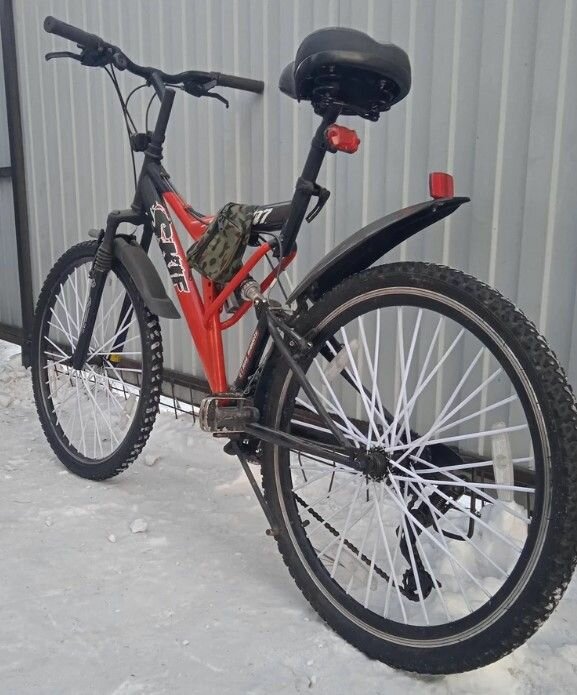 Накладки (защита) на спицы велосипедов и питбайков белые, комплект на 2 колеса