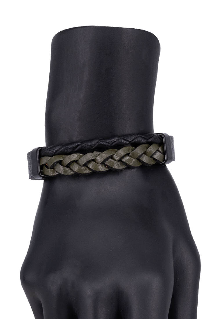 Плетеный браслет