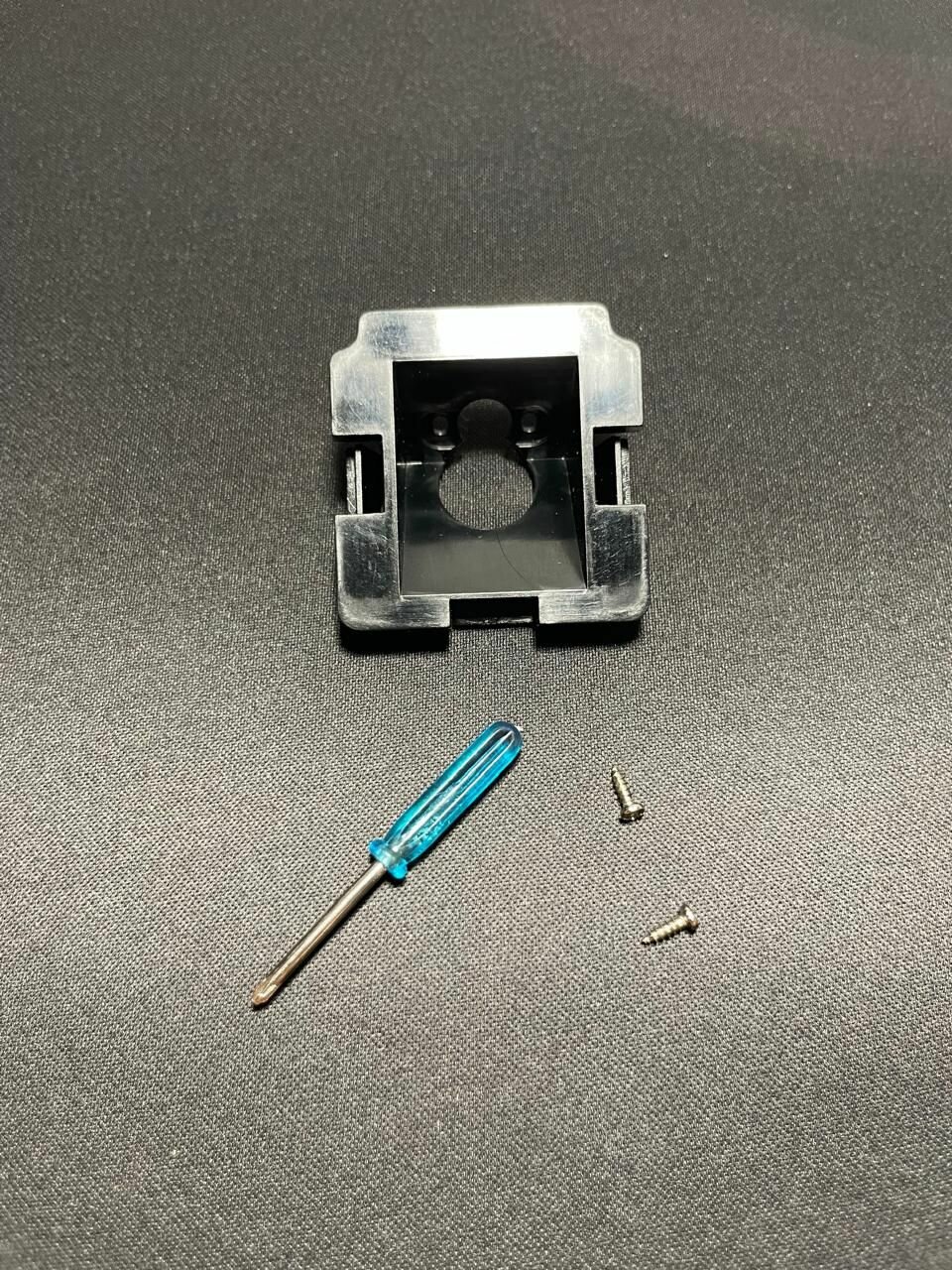 Кронштейн для камеры заднего вида для Mitsubishi Outlander II XL(06-13) / Peugeot 4007 (07-12) / Citroen C-Crosser