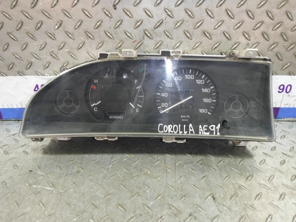 Панель приборов Toyota Corolla VI 830101E510