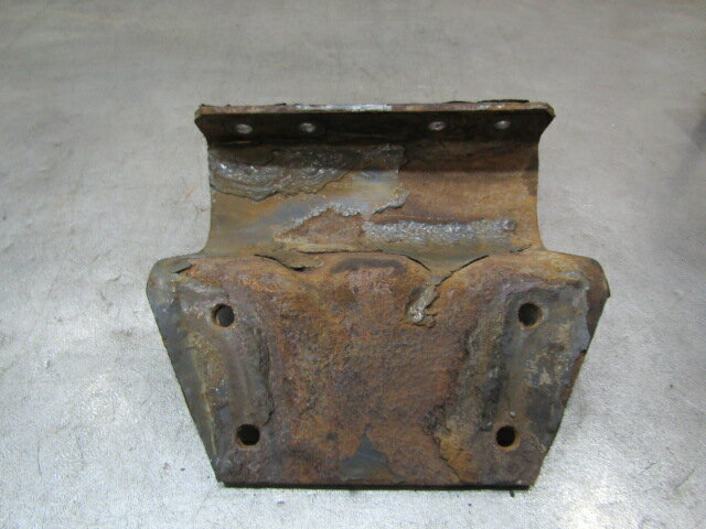 Кронштейн траверсы рамы Renault Premium