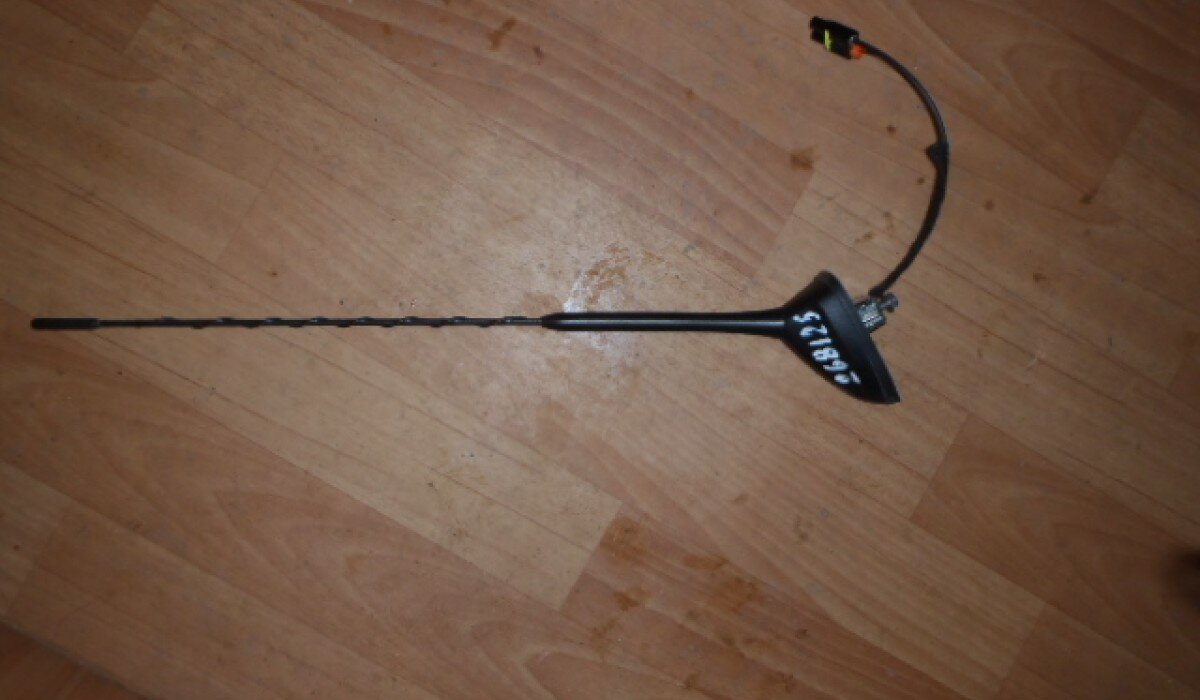 Антенна Focus III Ford AM5T18828BE