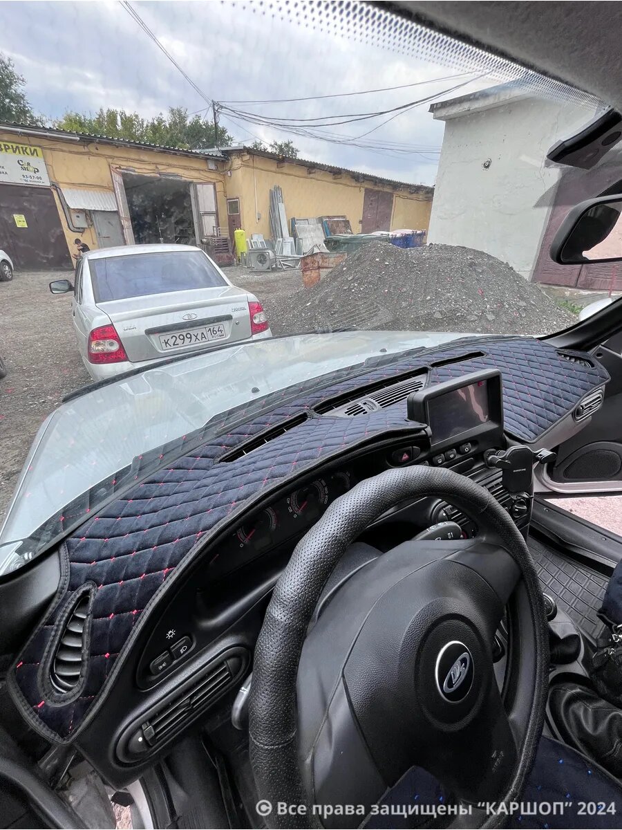 Накидка на панель для Нива Тревел с монитором