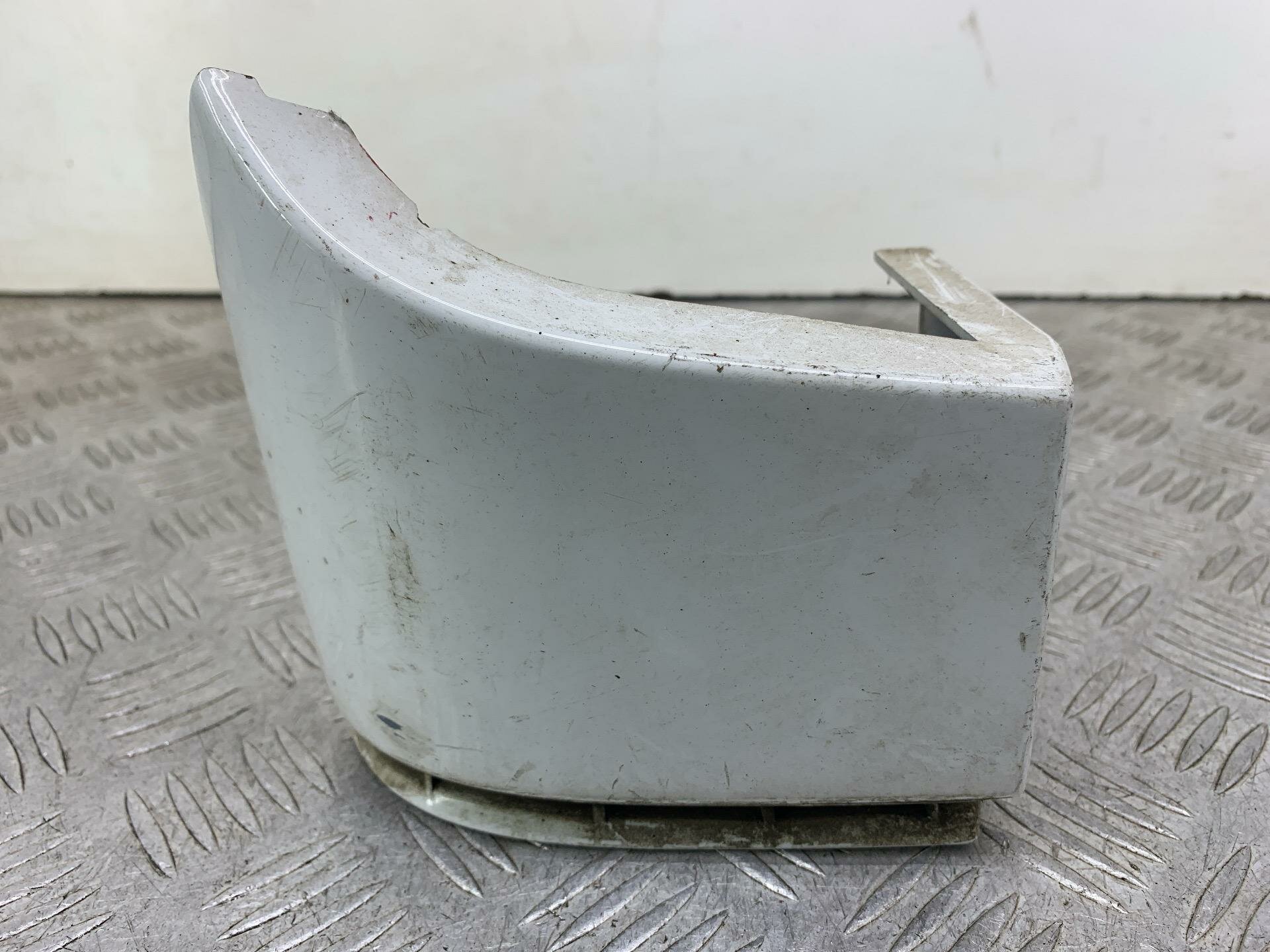 Ус под фонарь левый Mercedes-Benz Vito W639 (2003 - 2010) A6396940725