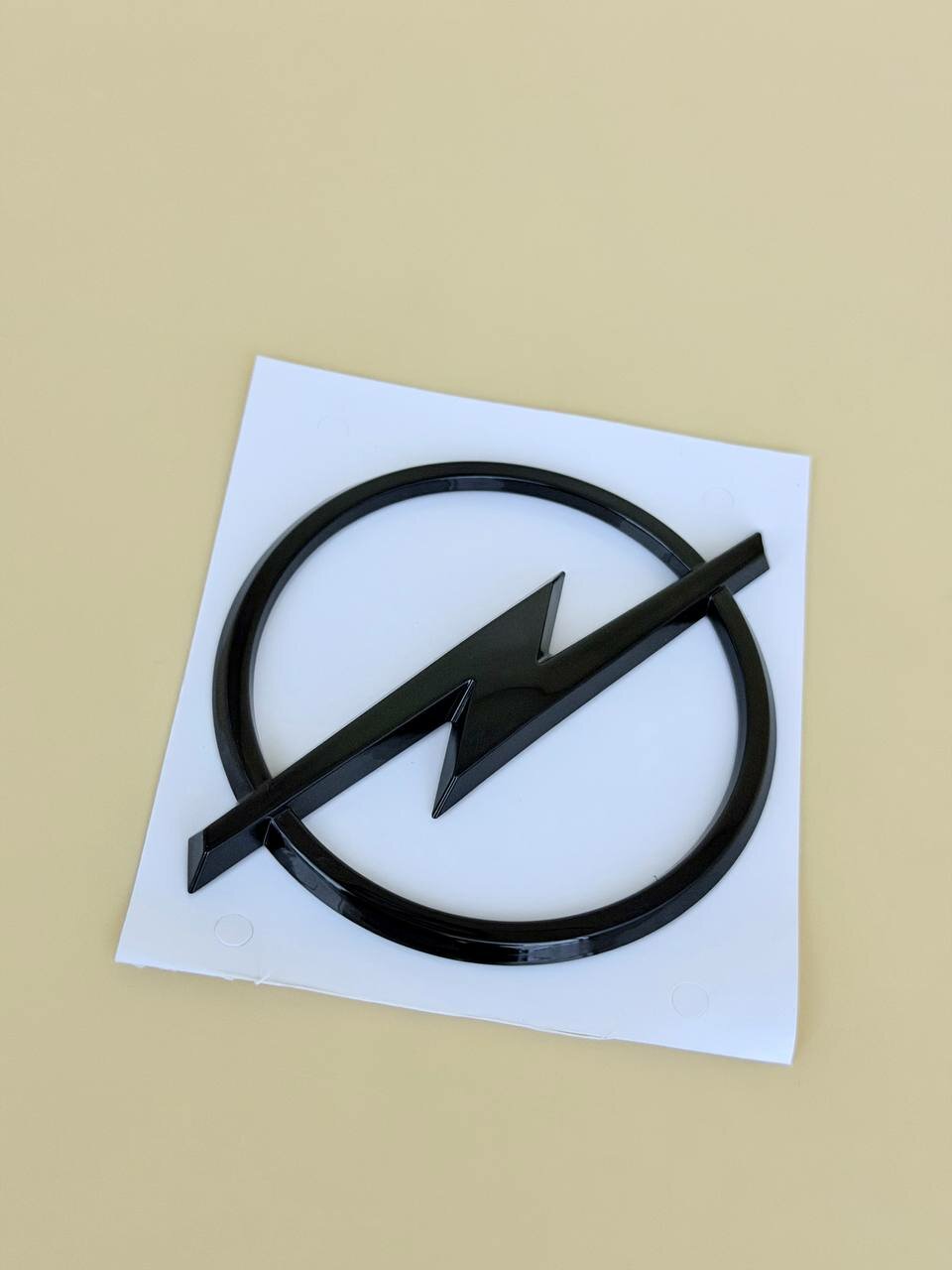 Эмблема значок на Опель Астра 91мм Black