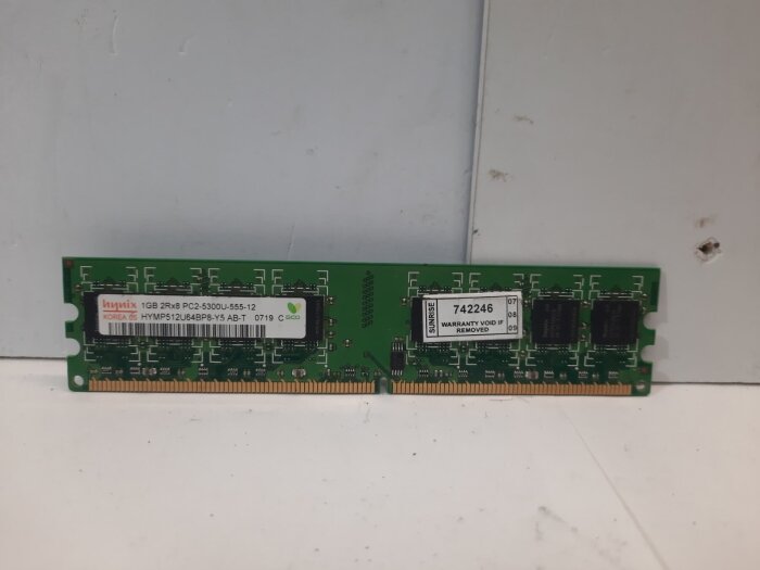 Оперативная память DDR2 1Gb PC2-5300 2R Hynix HYMP512U64BP8-Y5