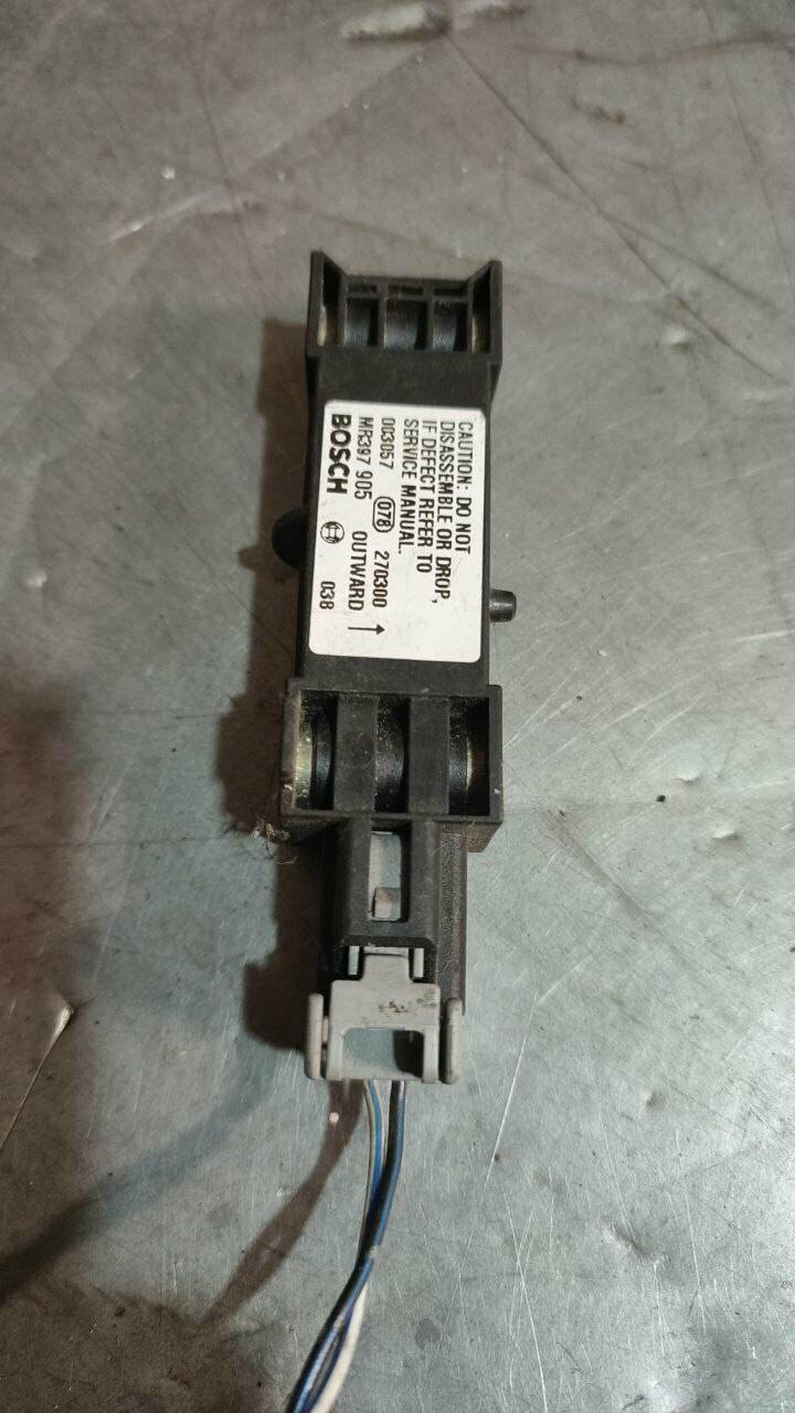 Датчик удара Mitsubishi Carisma рест. (1999 - 2004) MR397905