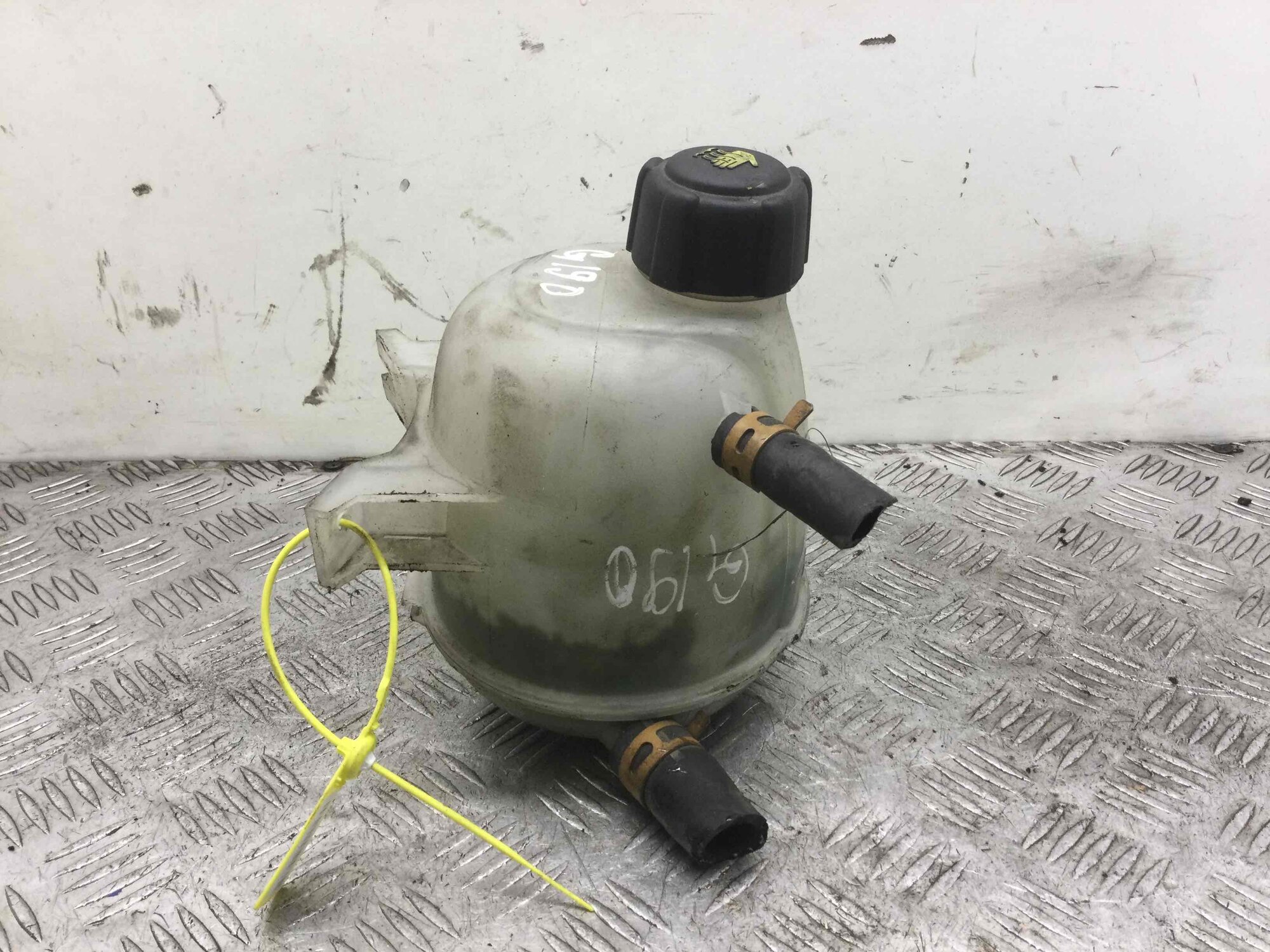 Б/У Бачок расширительный Renault Megane 1 поколение [рестайлинг] (1999-2003) 2001 г.