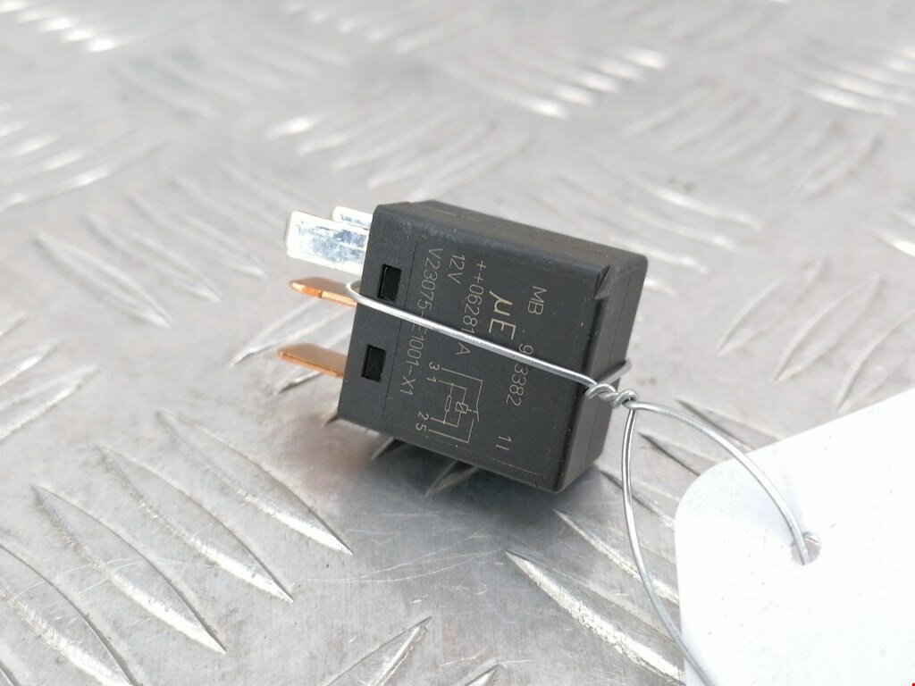 Реле Mitsubishi Colt 6 MB953382 арт. 2090809