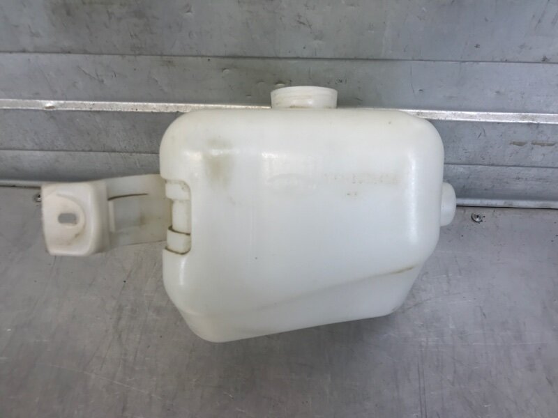 Бачок омывателя лада Гранта 2190 2011 (б/у) 21905208406