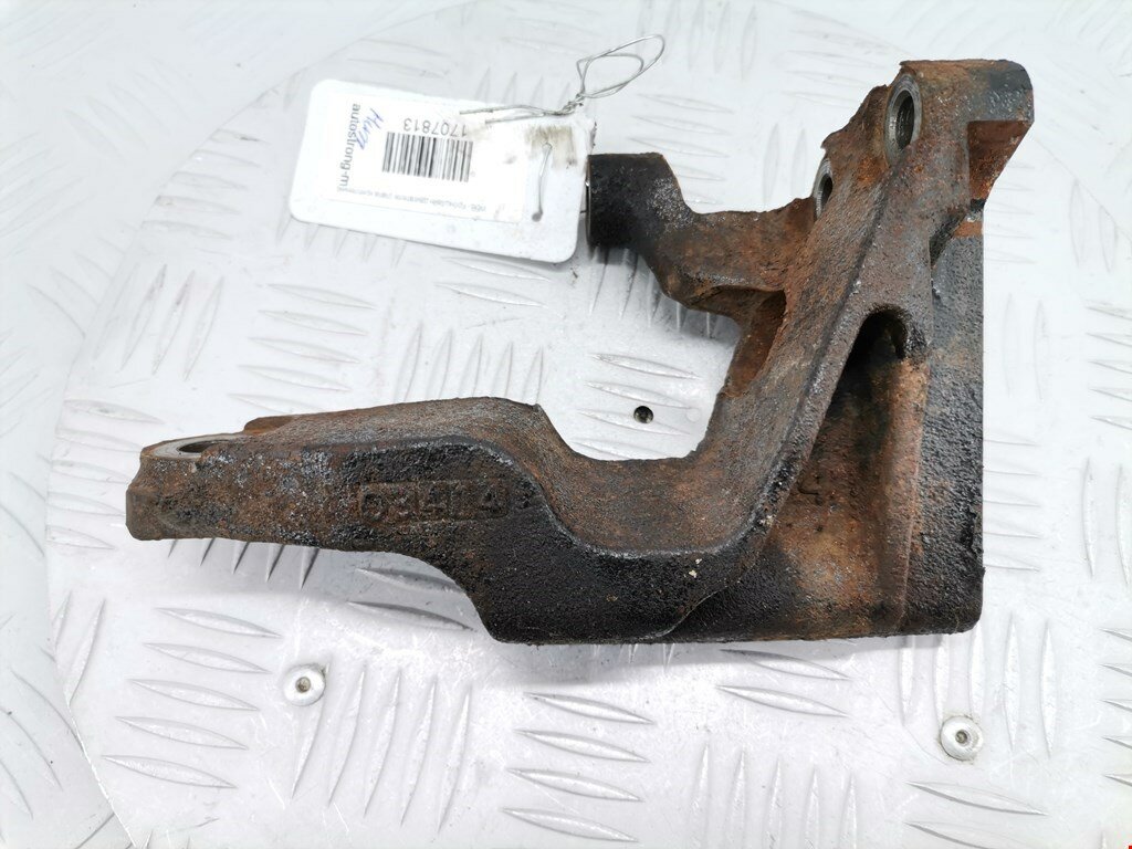 Кронштейн (крепление лапа) двигателя Lexus RX 2 (XU30) 1231520040 арт. 1707813