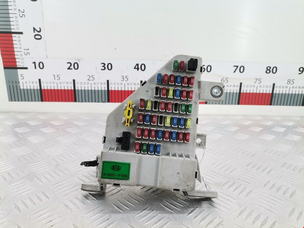 Блок предохранителей Kia Sportage 2 (KM) 914902E010 арт. 1819385