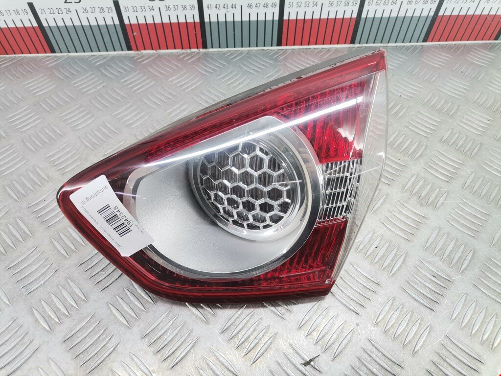Фонарь крышки багажника правый Ford Kuga 1 8V4113A602AD арт. 1942348