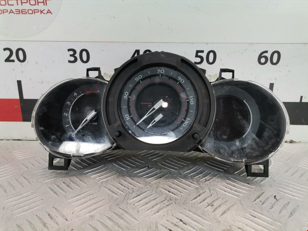 Панель приборная (щиток приборов) Citroen DS3 98041362XT арт. 1395709