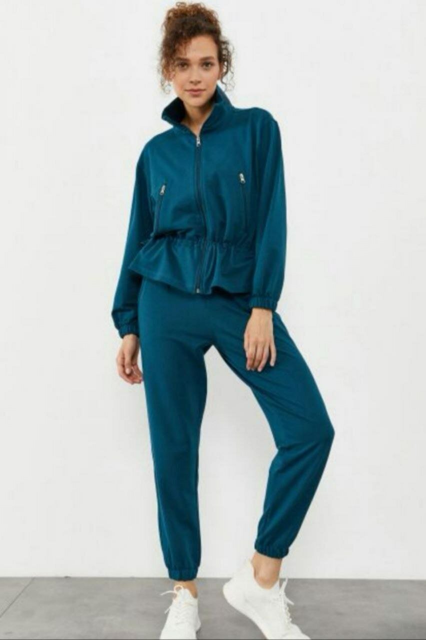 Костюм спортивный